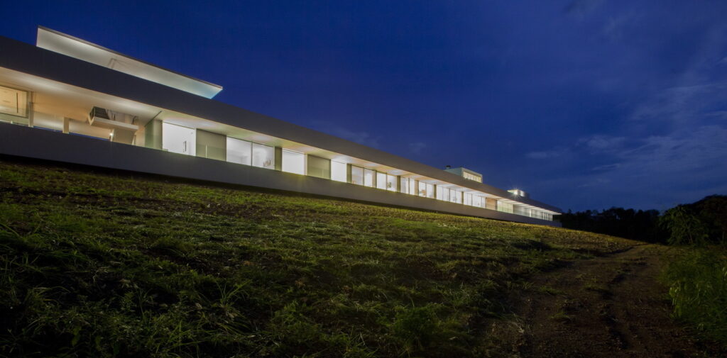 World's Longest House - 150 meter (492 ft)