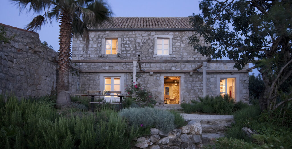 Innovative Landscape Design for Country and City Dwellings