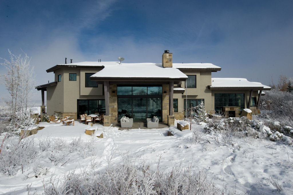 contemporary mountain house snow day | Interior Design Ideas