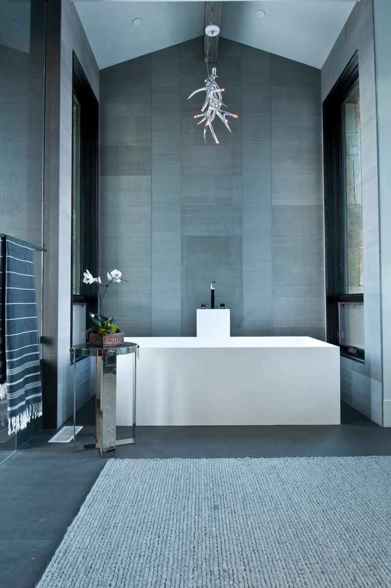 modern chandelier lit bath | Interior Design Ideas