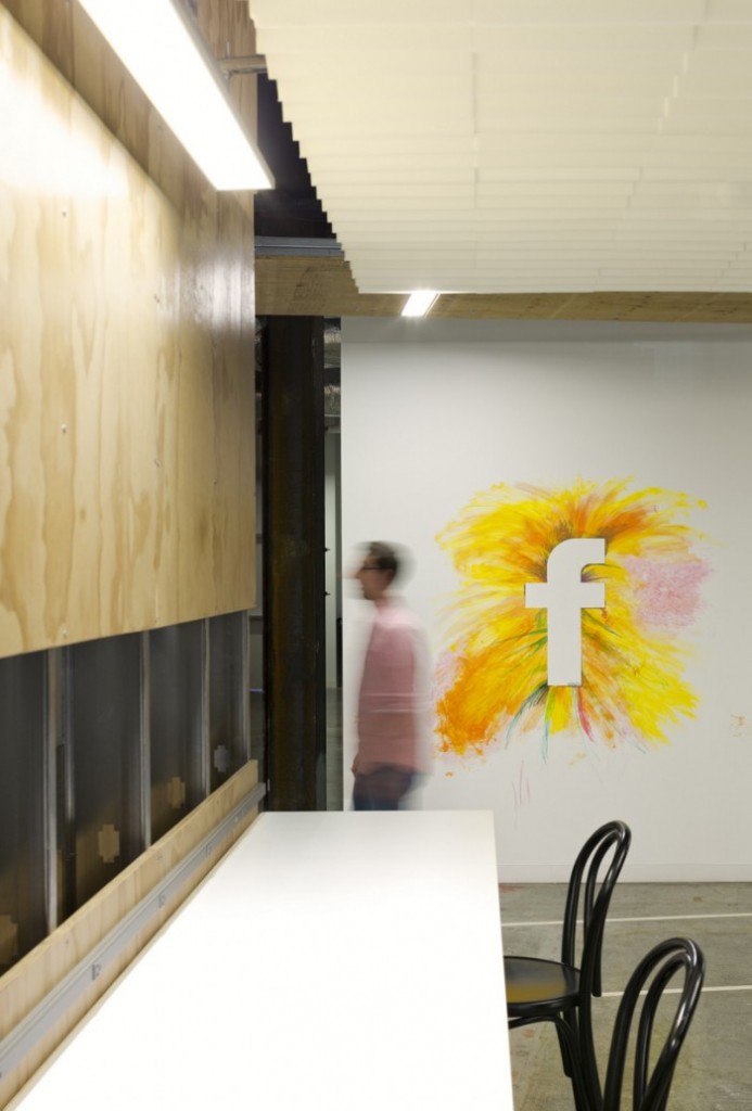 Facebook graffiti art | Interior Design Ideas