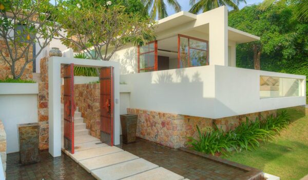 Crisp Asian Villa Design