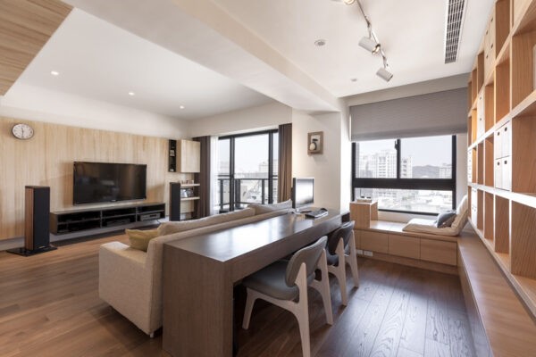 A Modern Apartment Celebrates the Look of Natural Wood