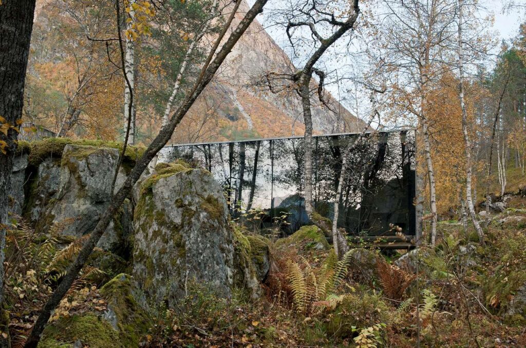 Ex Machina Movie House