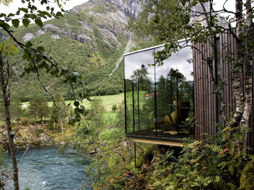 Ex Machina Movie House