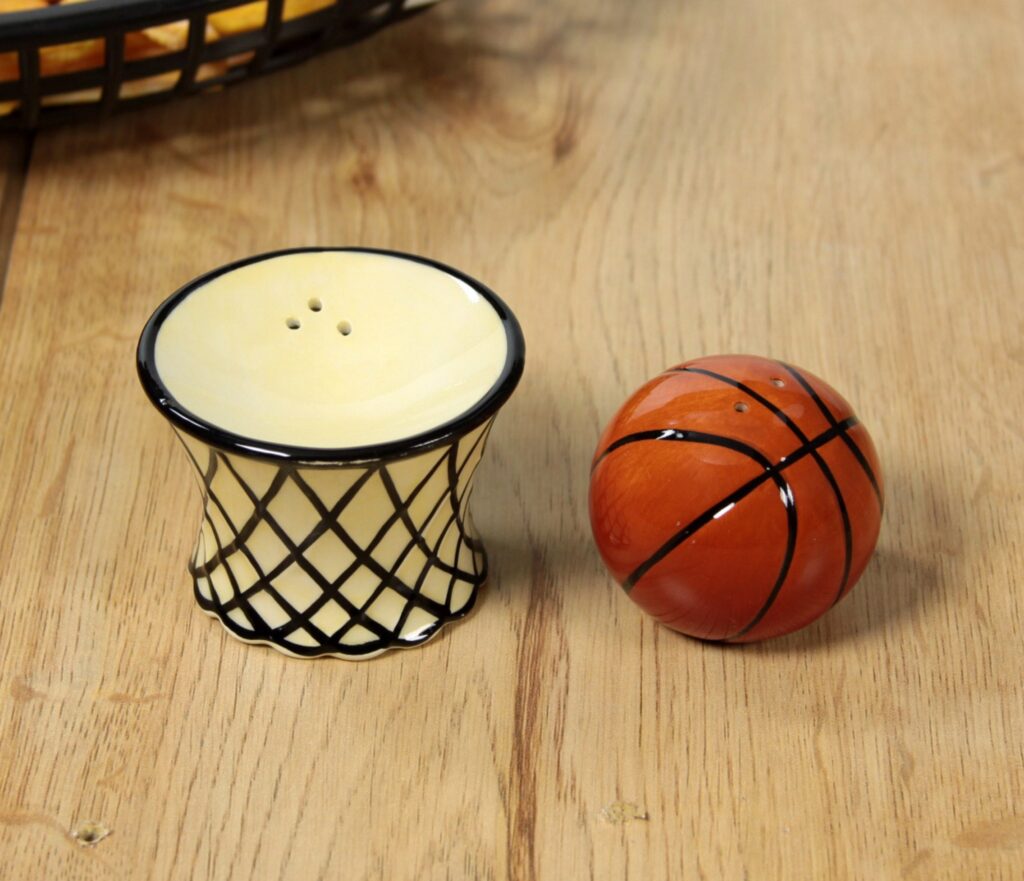 51 Unique Salt & Pepper Shakers To Spice Up Your Table