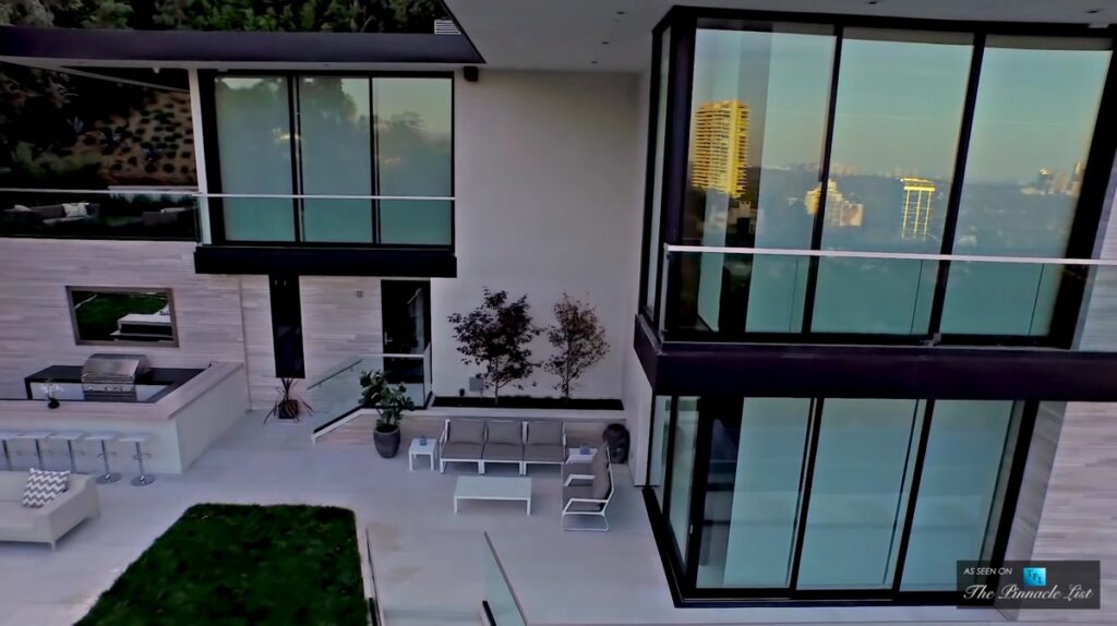 A Modern California House With Spectacular Views