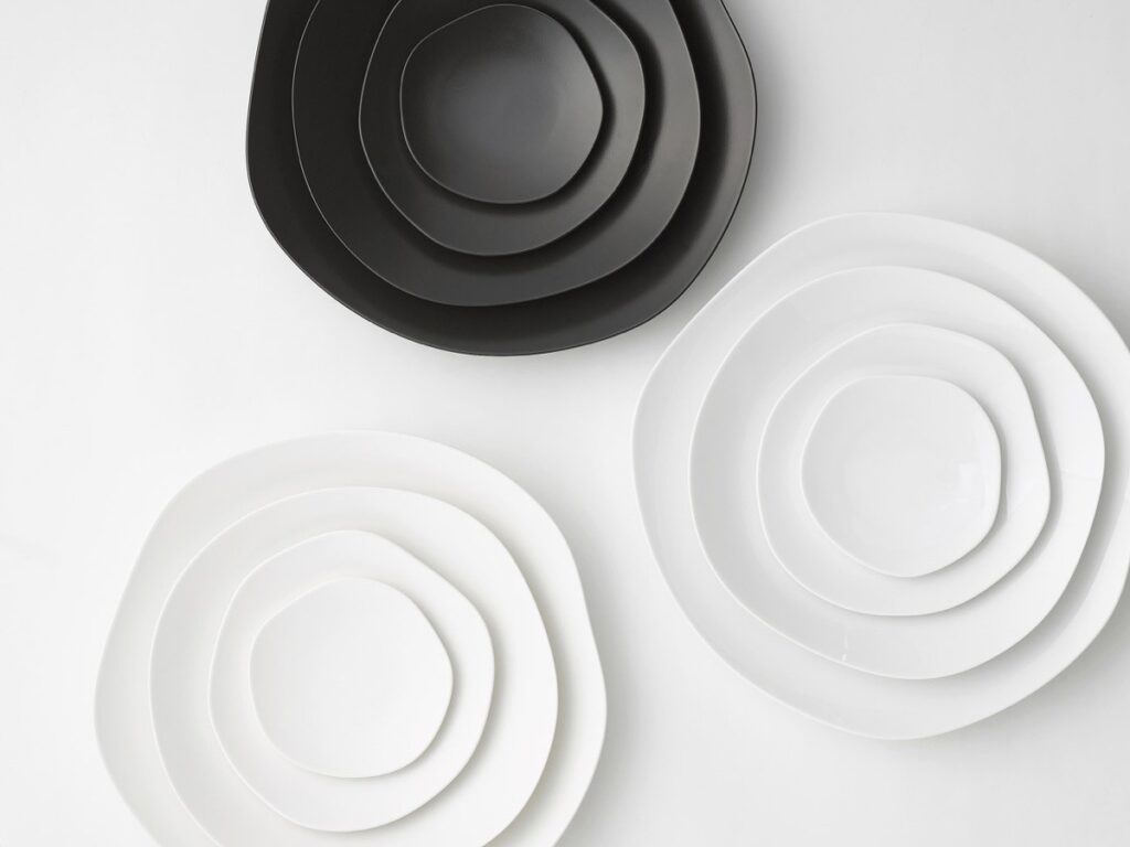 Product Of The Week: Minimalist Plate Set From MetaphysInterior Design ...