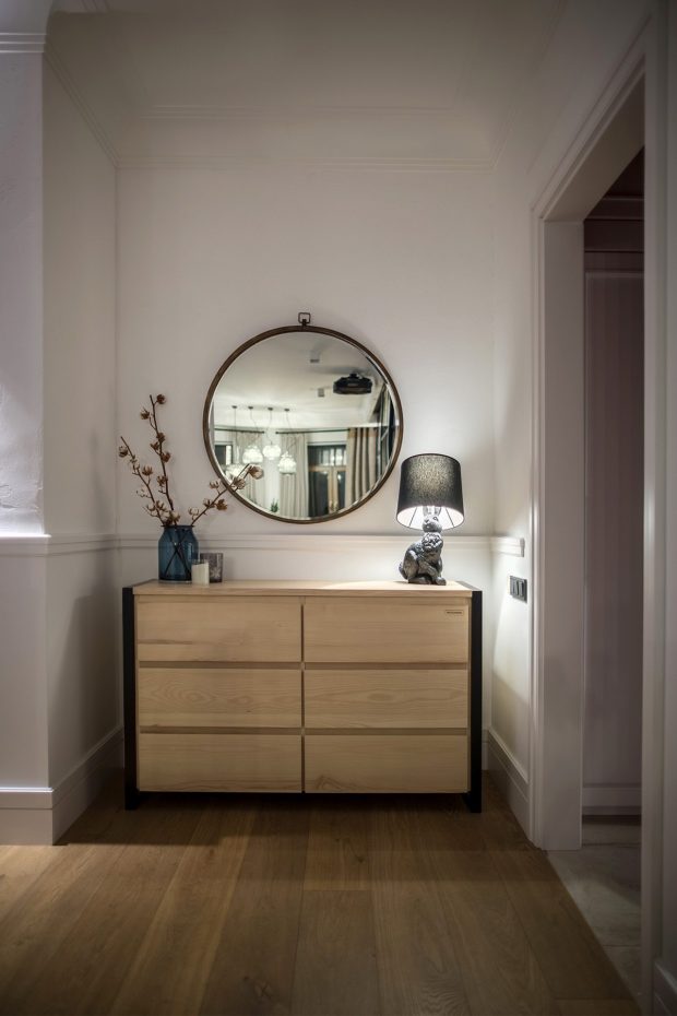 An Upscale Ukrainian Apartment for the Classy Homeowner