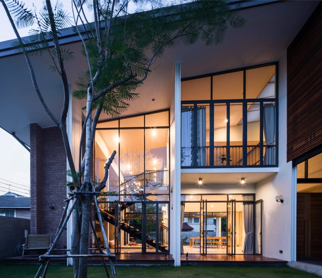 A Tour Of The Amazing "Lobster House" By Puchong Satirapipatkul