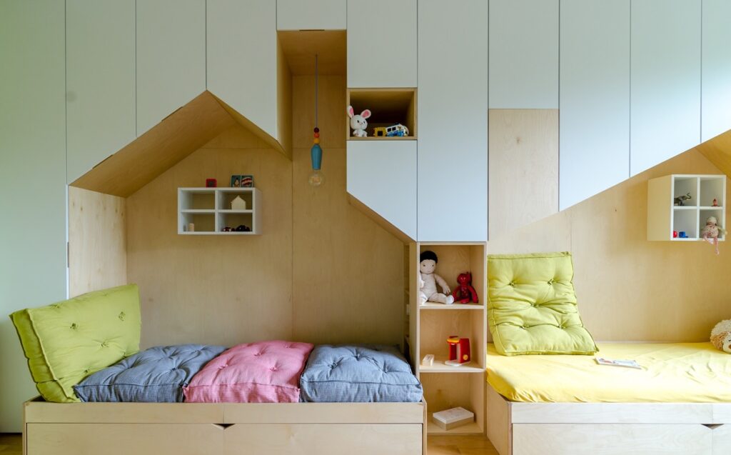 Shared Kids' Rooms: 10 Detailed Examples To Help You Plan It Right
