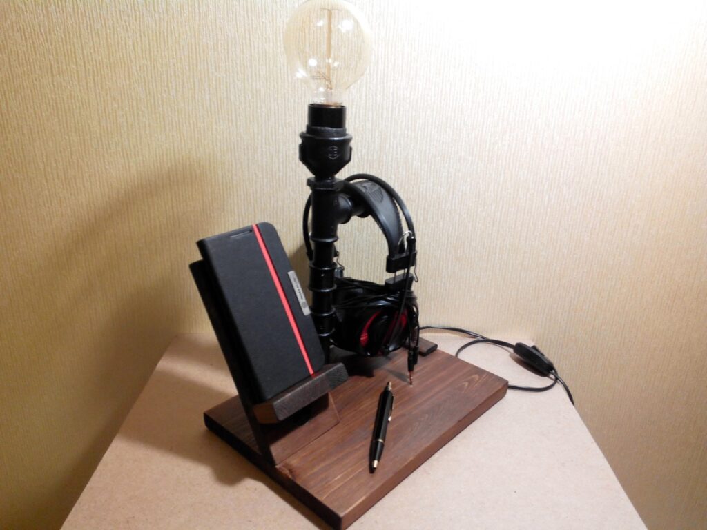 30 Cool Headphone Stands & Earphone Holders To Make a Feature of Your Beats