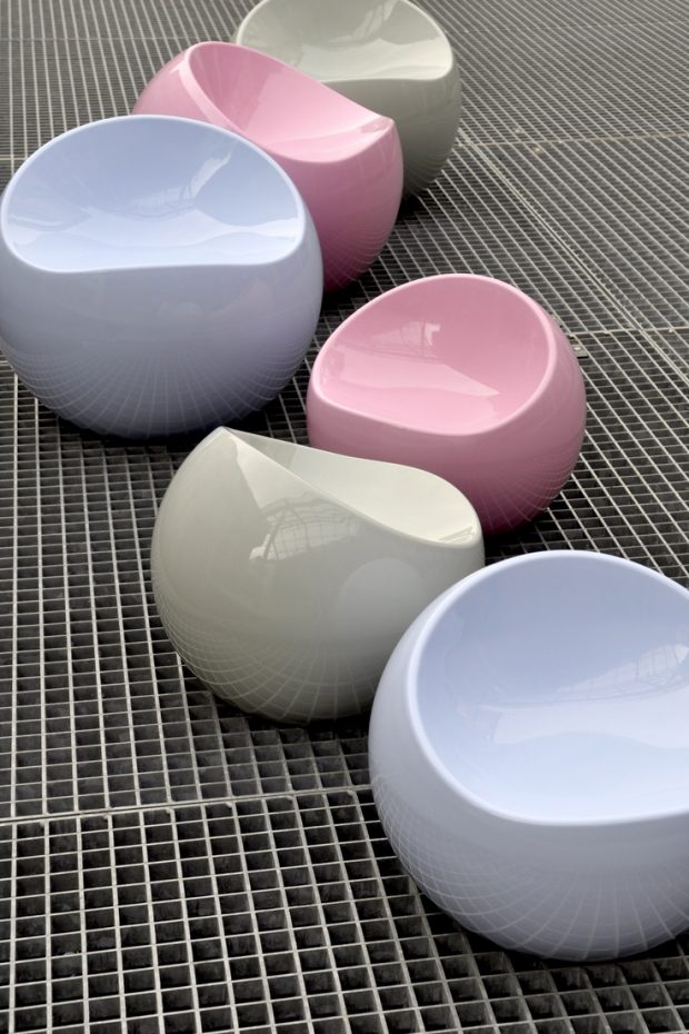 pastel egg shell-shaped artistic chairs | Interior Design Ideas