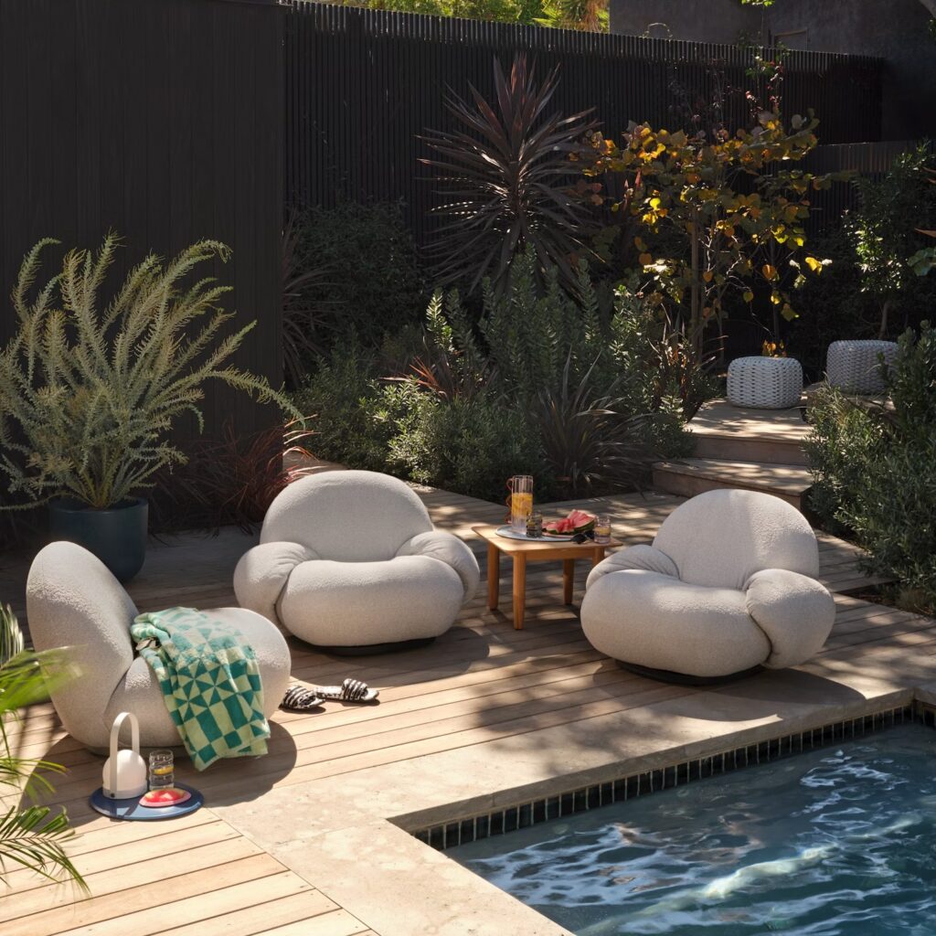 51 Modern Outdoor Chairs To Elevate Views of Your Patio & Garden