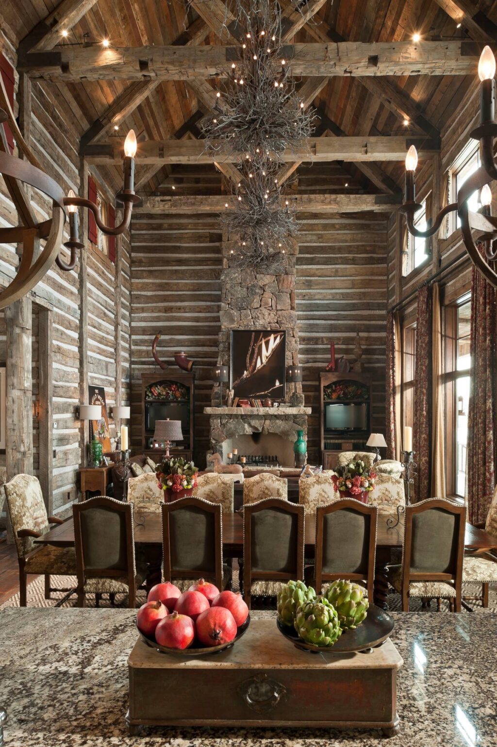 30 Rustic Dining Rooms That Radiate Refinement