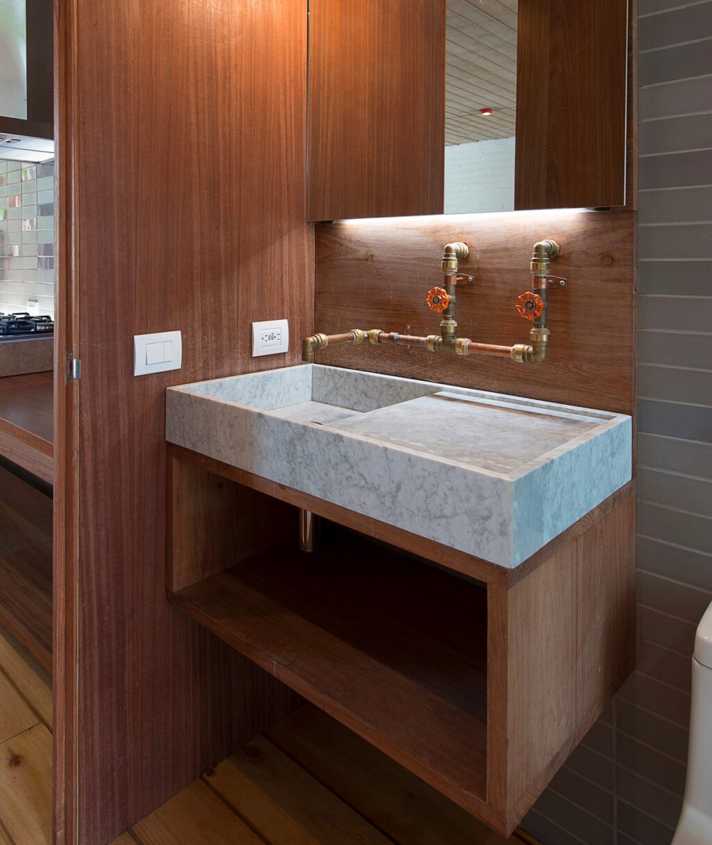 51 Industrial Style Bathrooms Plus Ideas & Accessories You Can Copy ...