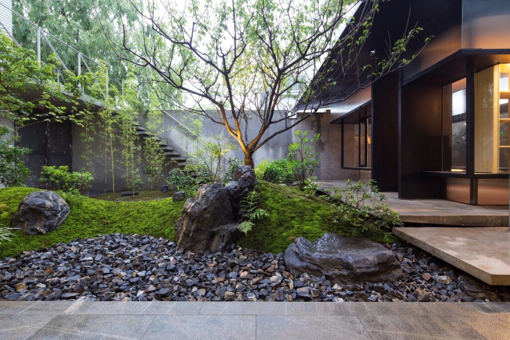 51 Captivating Courtyard Designs That Make Us Go Wow