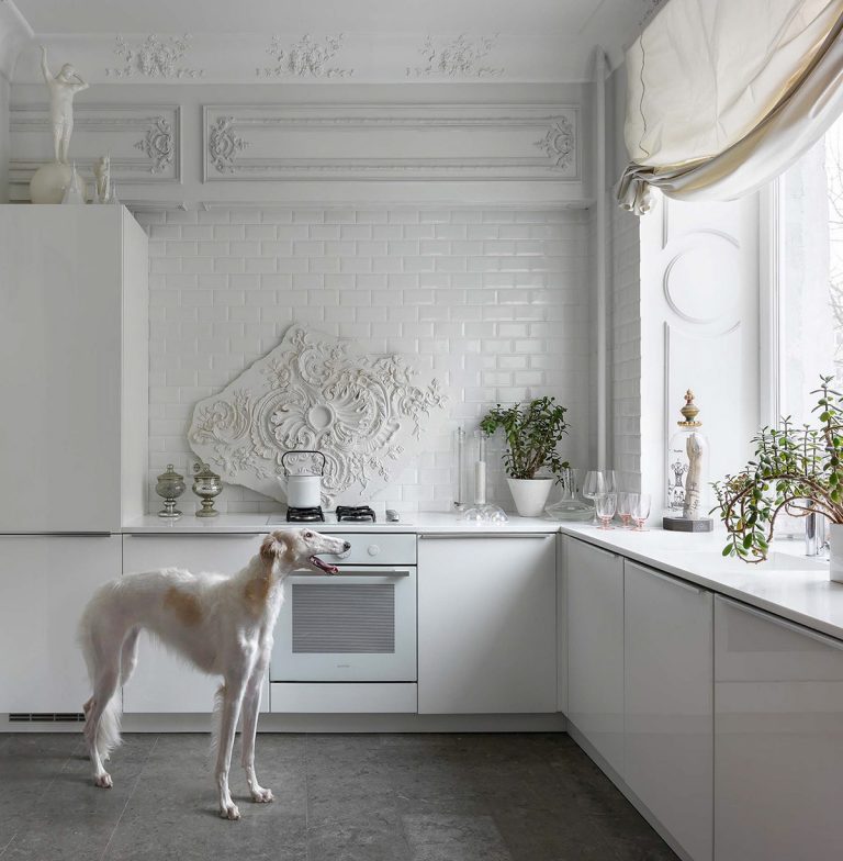 White L-shaped kitchen | Interior Design Ideas