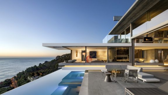 Hillside Home In Los Angles With Layered Pool DesignInterior Design Ideas.