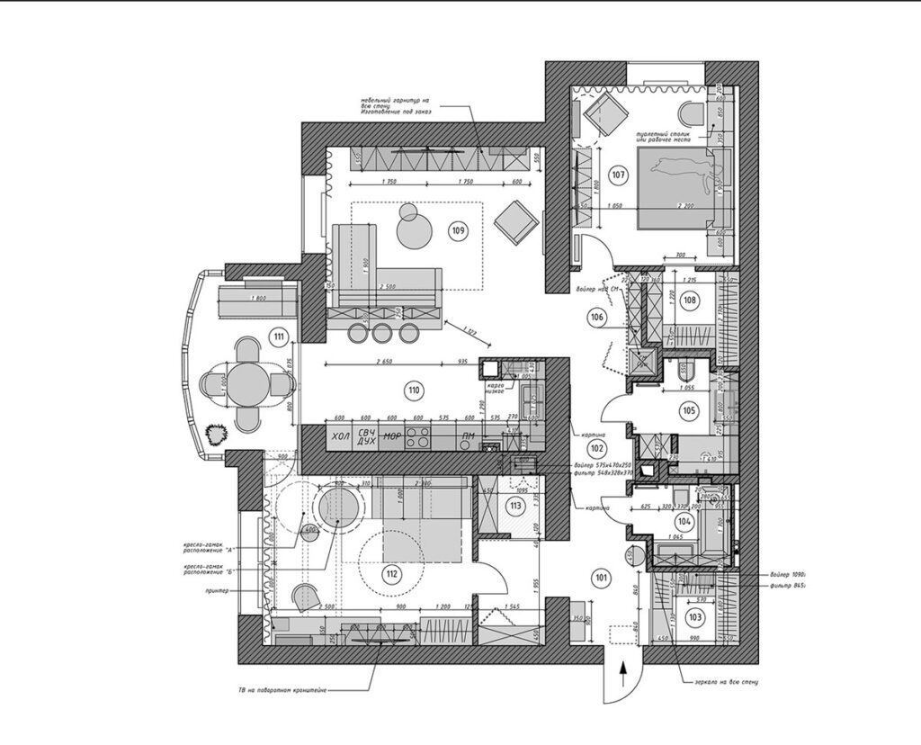 First Class Family Home With Blue, Pink And Gold Decor