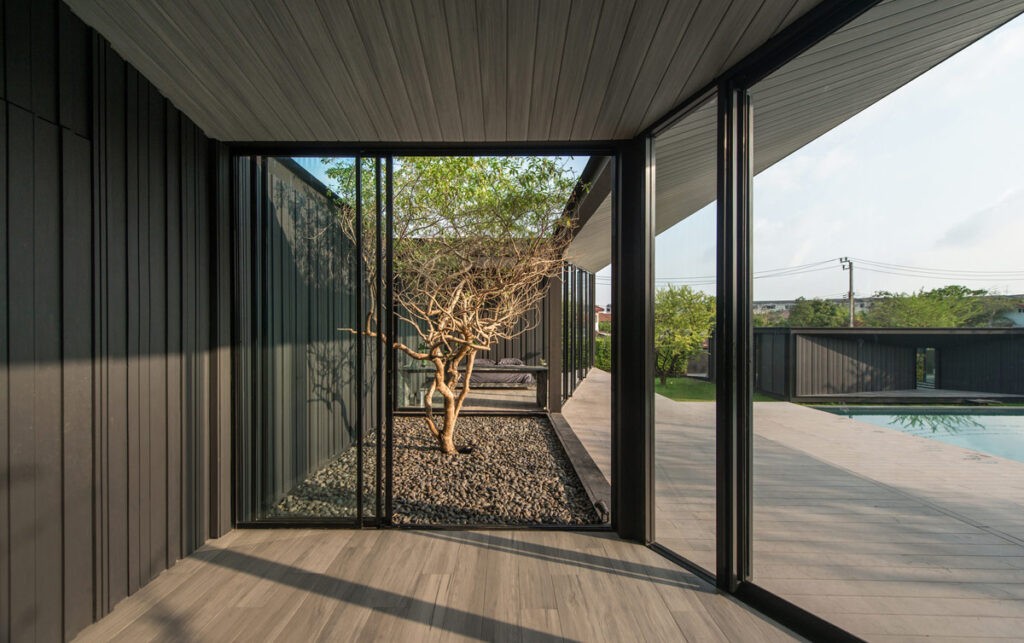 Unique Architecture With Oblique Lines and Multiple Courtyards