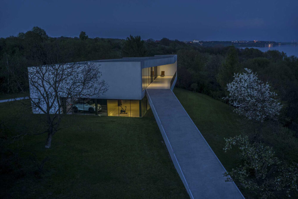 Unique Hillside Property With An Integrated Wrap Around Road