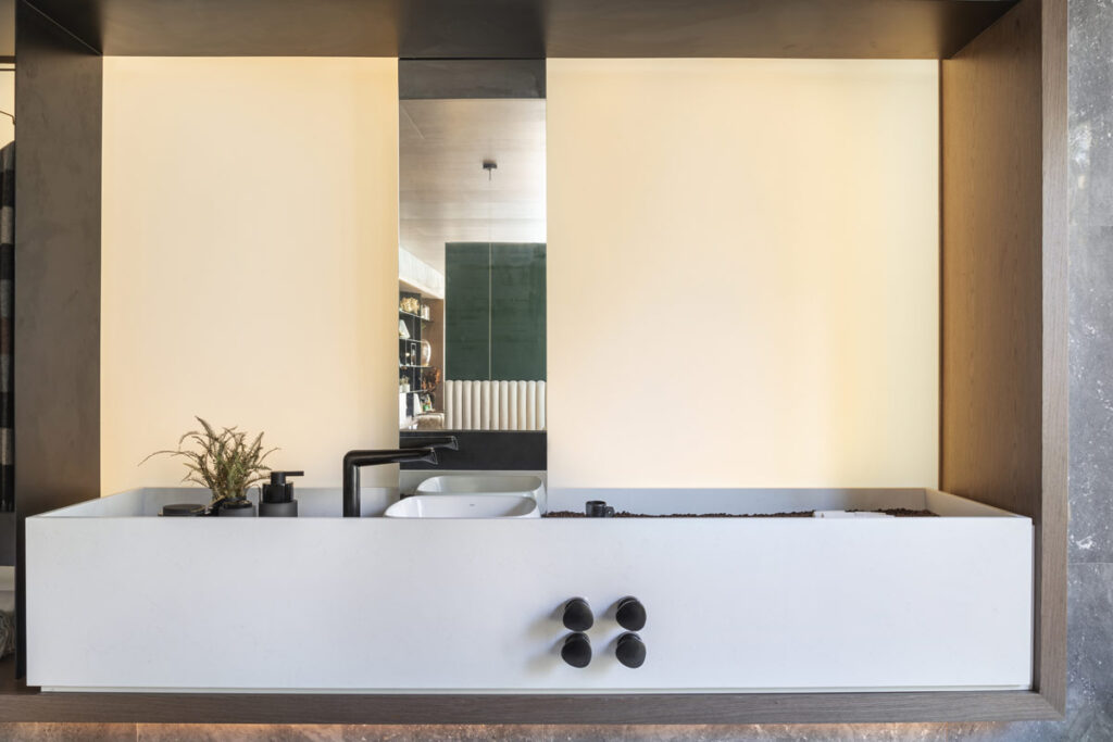 Small Open Plan Home With Jungle-Like Botanical Decor