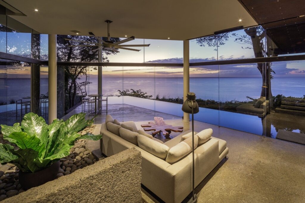 A Costa Rican Cliff House With Spectacular Ocean Views