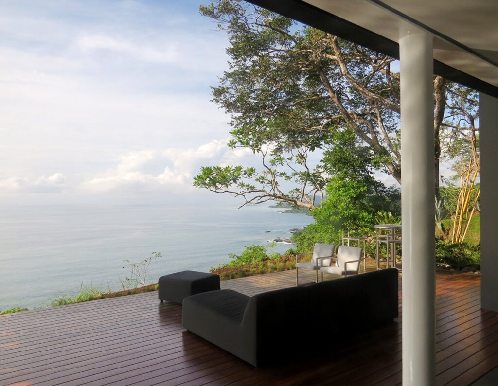 A Costa Rican Cliff House With Spectacular Ocean Views