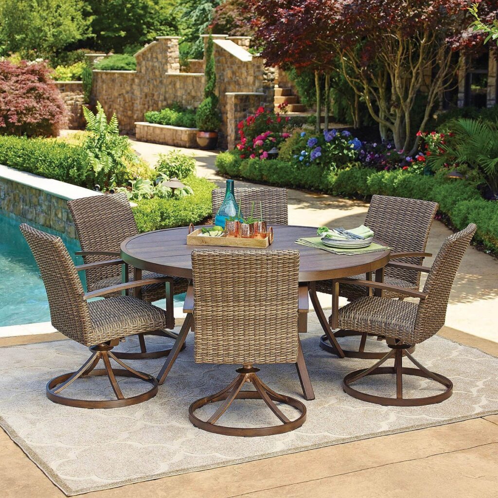 51 Outdoor Dining Tables That Will Wow Your Dinner Guests