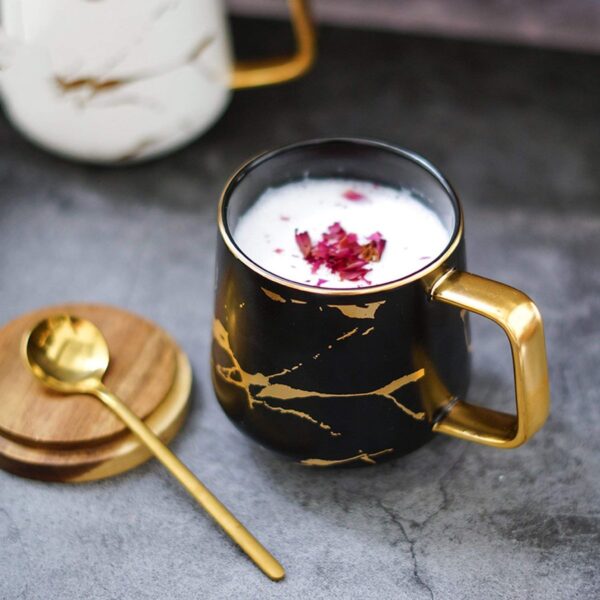 Product Of The Week: Beautiful Gold And Marble Patterned Cups