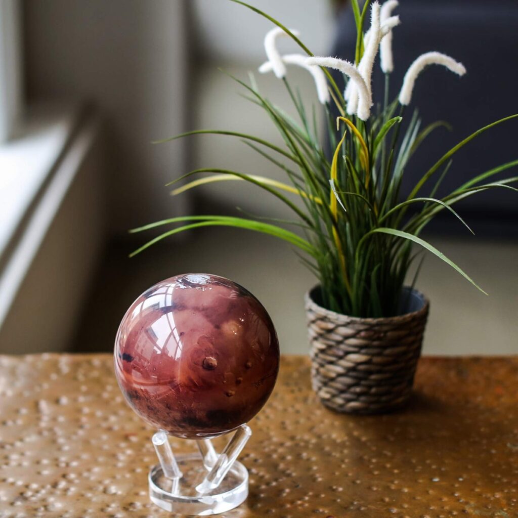 Product Of The Week: Awesome Globes That Rotate By Themselves