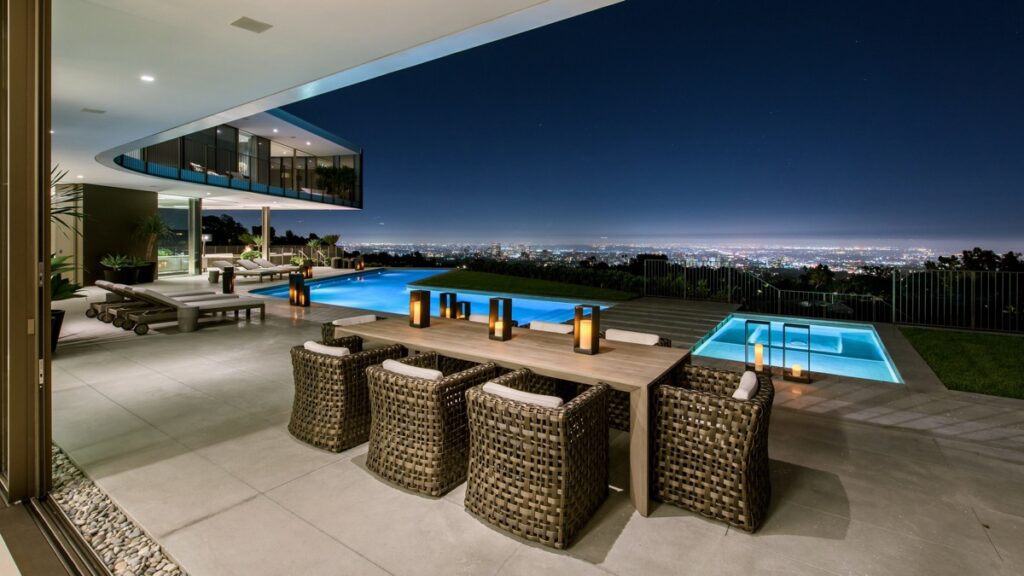 Incredible LA Mansion With Views Of The Ocean And Downtown