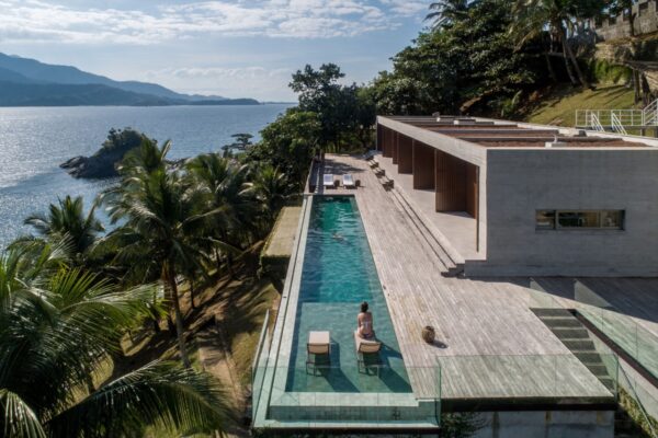Luxury Brazilian Hillside Home By The Sea