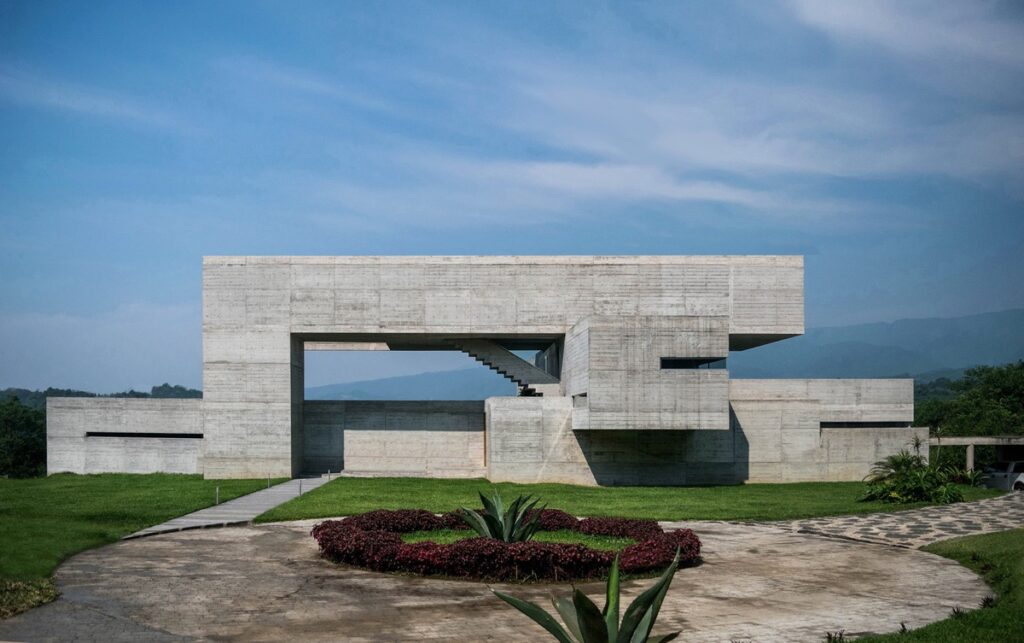 51 Brutalist House Exteriors That Will Make You Love Concrete Architecture