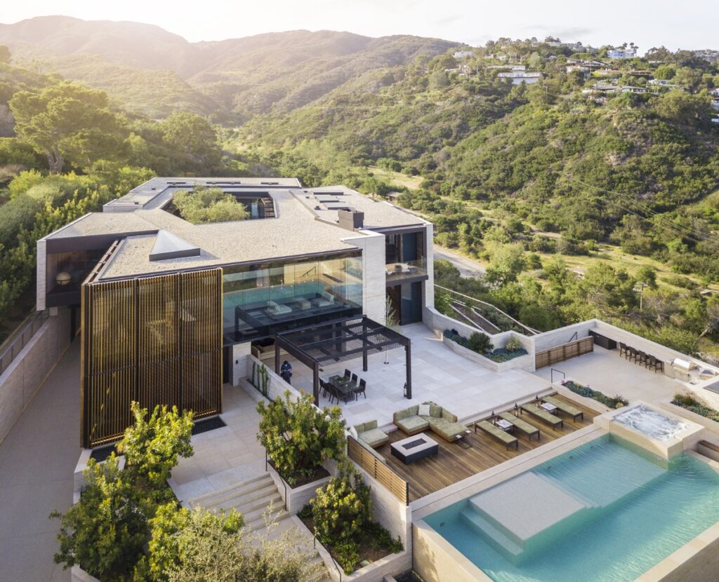 40 Luxury House Exteriors To Spark Dreams And Aspirations