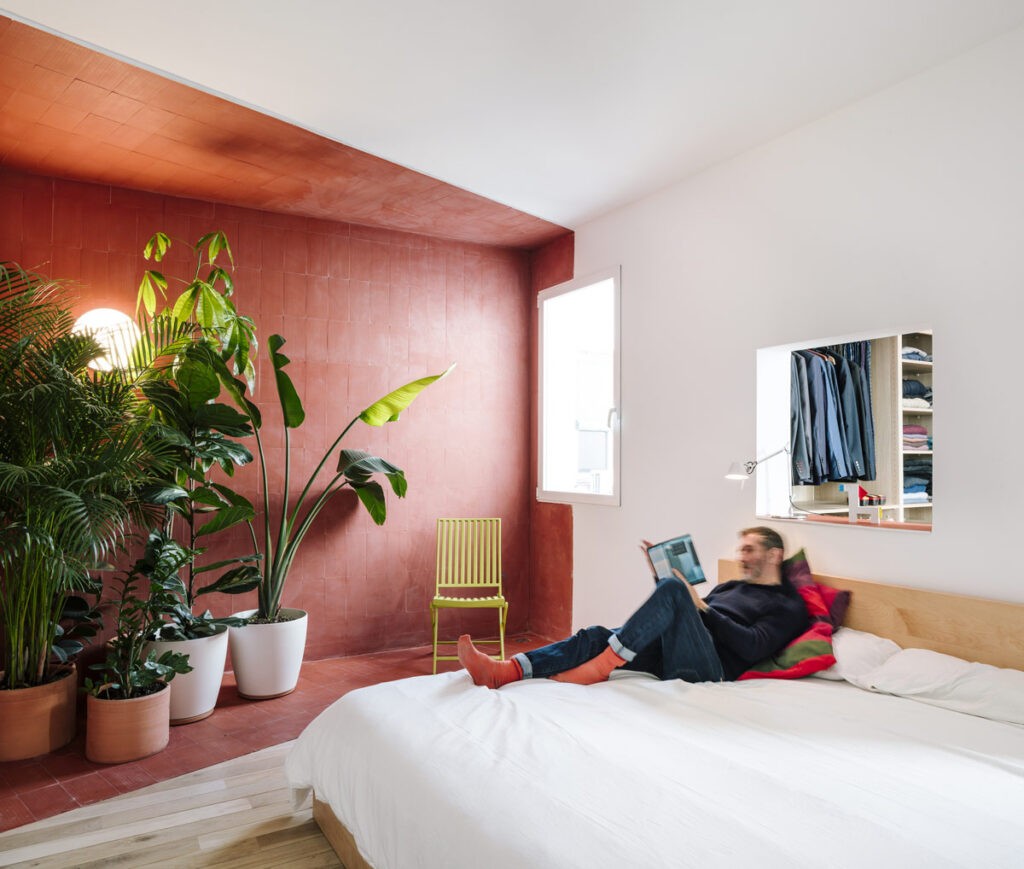 Unique Interiors Enlivened With Multicolour Decor