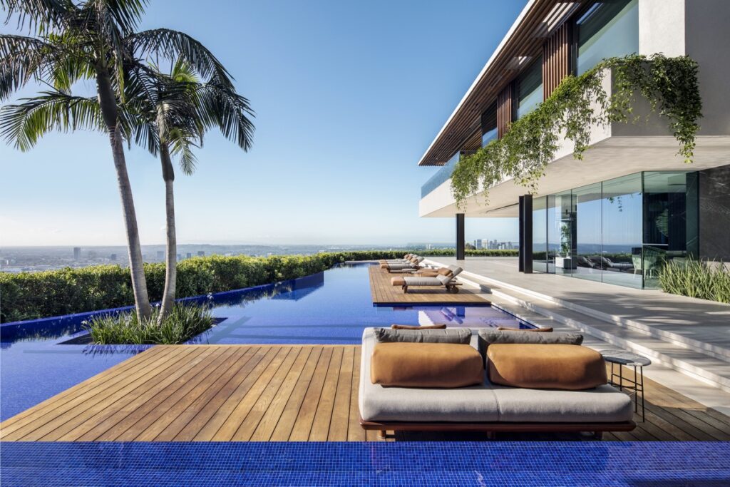 Hillside Home In Los Angles With Layered Pool Design