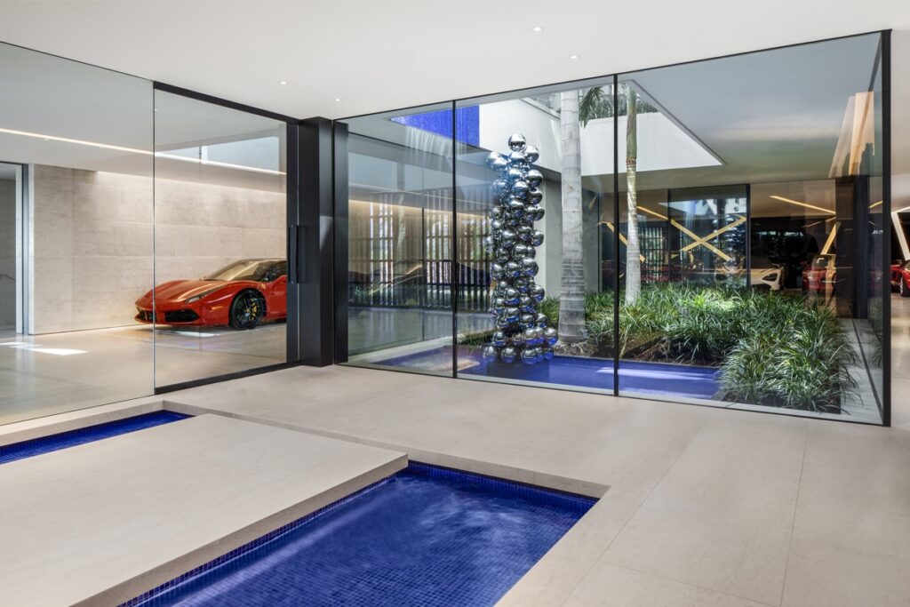 Hillside Home In Los Angles With Layered Pool Design