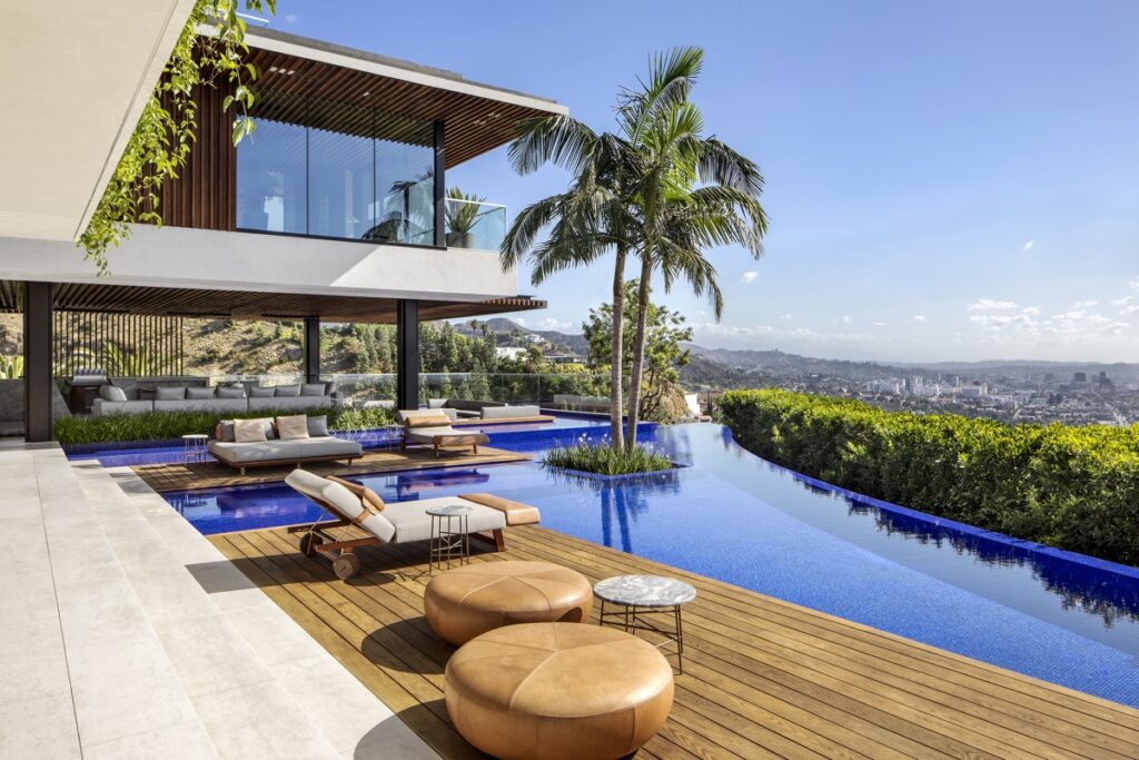 Hillside Home In Los Angles With Layered Pool Design