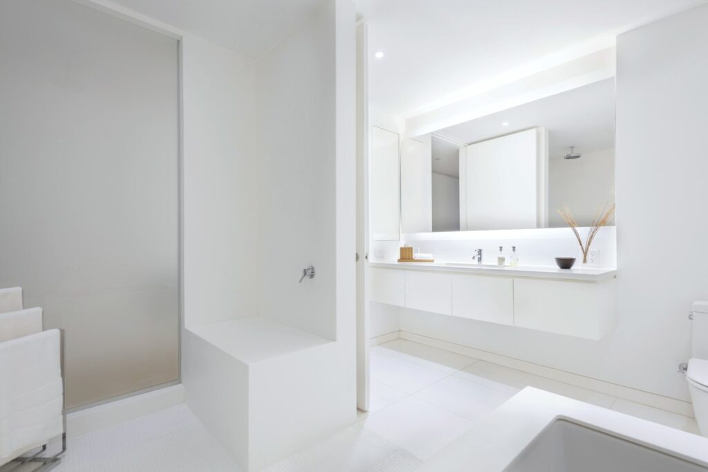 Dreaming The White Interiors Theme
