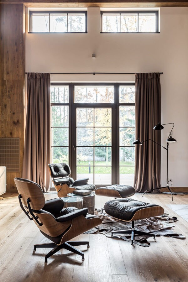 Rich & Rustic Home Interiors That Ooze Rural Allure