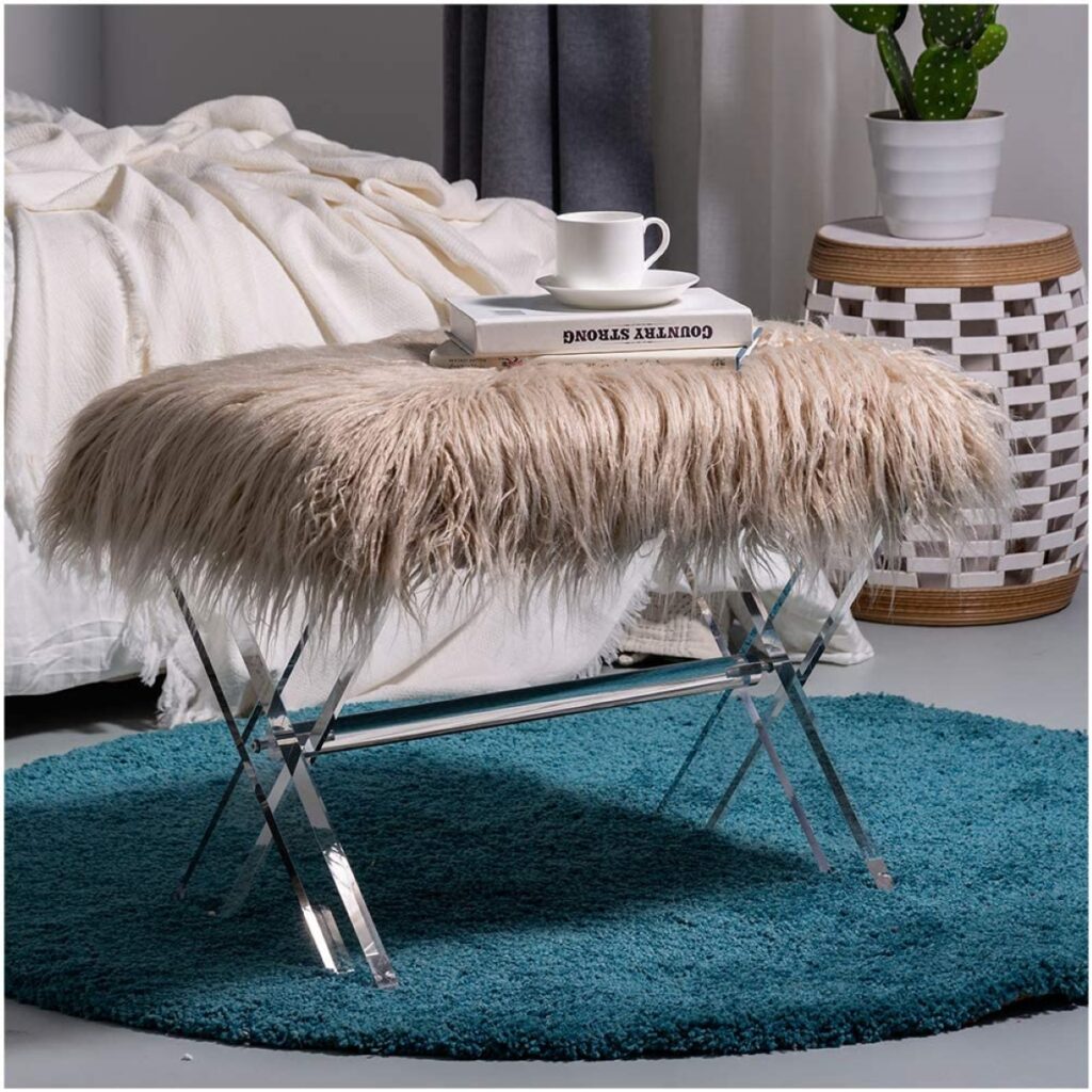 Modern Furry Bedroom Bench | Interior Design Ideas