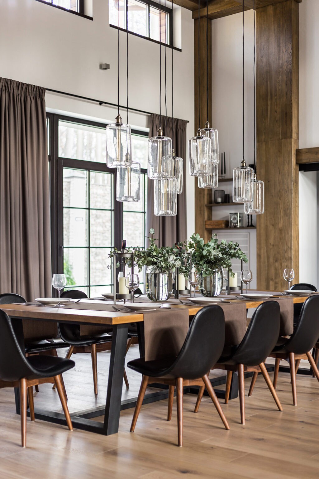 Rich & Rustic Home Interiors That Ooze Rural Allure