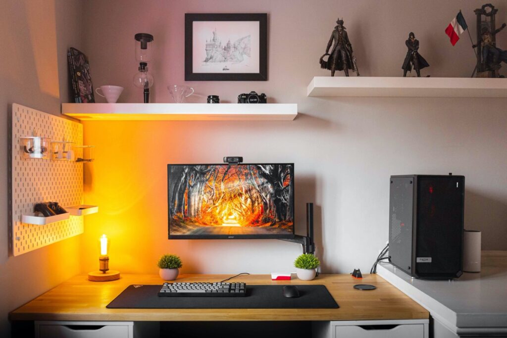 40 Workstation Setups That We Really Like