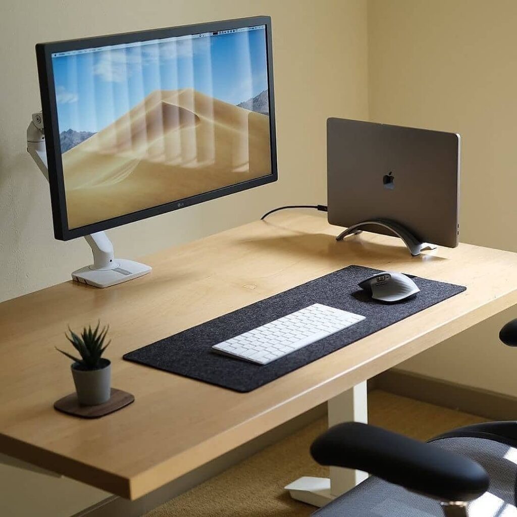 40 Workstation Setups That We Really Like