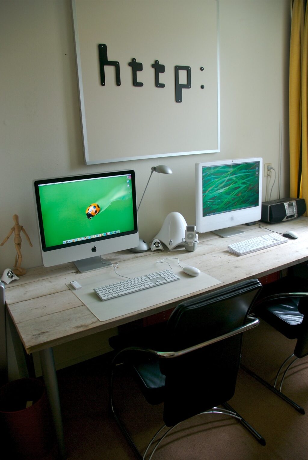 40 Workstation Setups That We Really Like