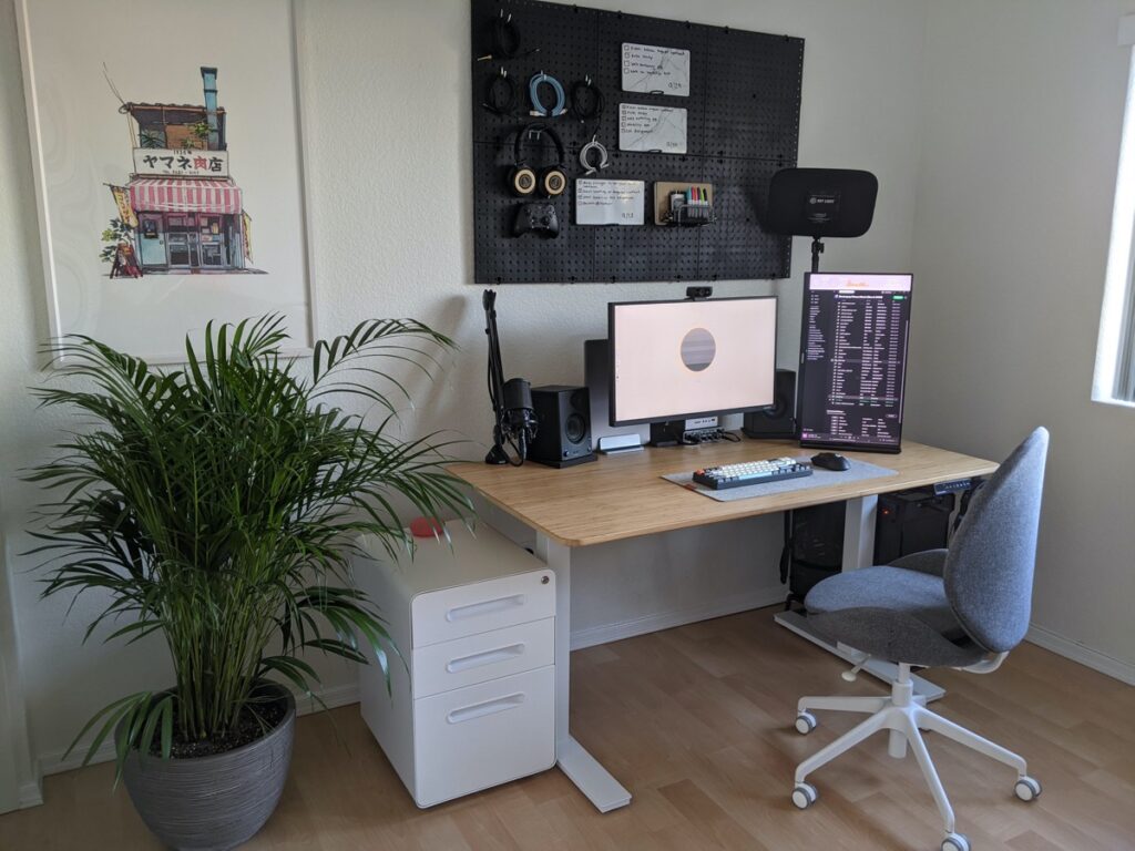 40 Workstation Setups That We Really Like