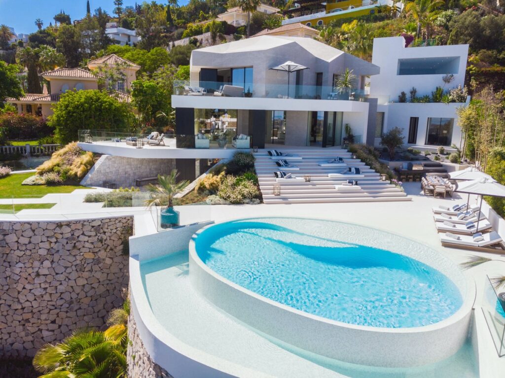 luxury house with pool | Interior Design Ideas