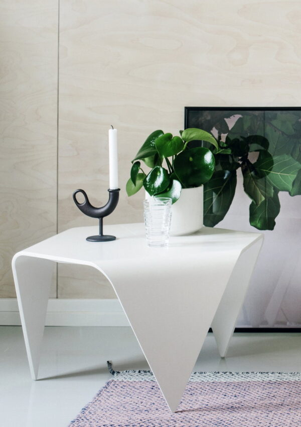 51 White Coffee Tables to Refresh Your Living Room